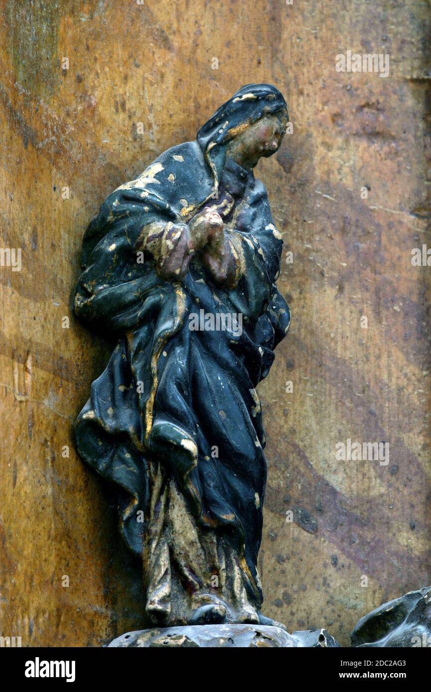 Maria sotto la croce immagini e fotografie stock ad alta risoluzione ...