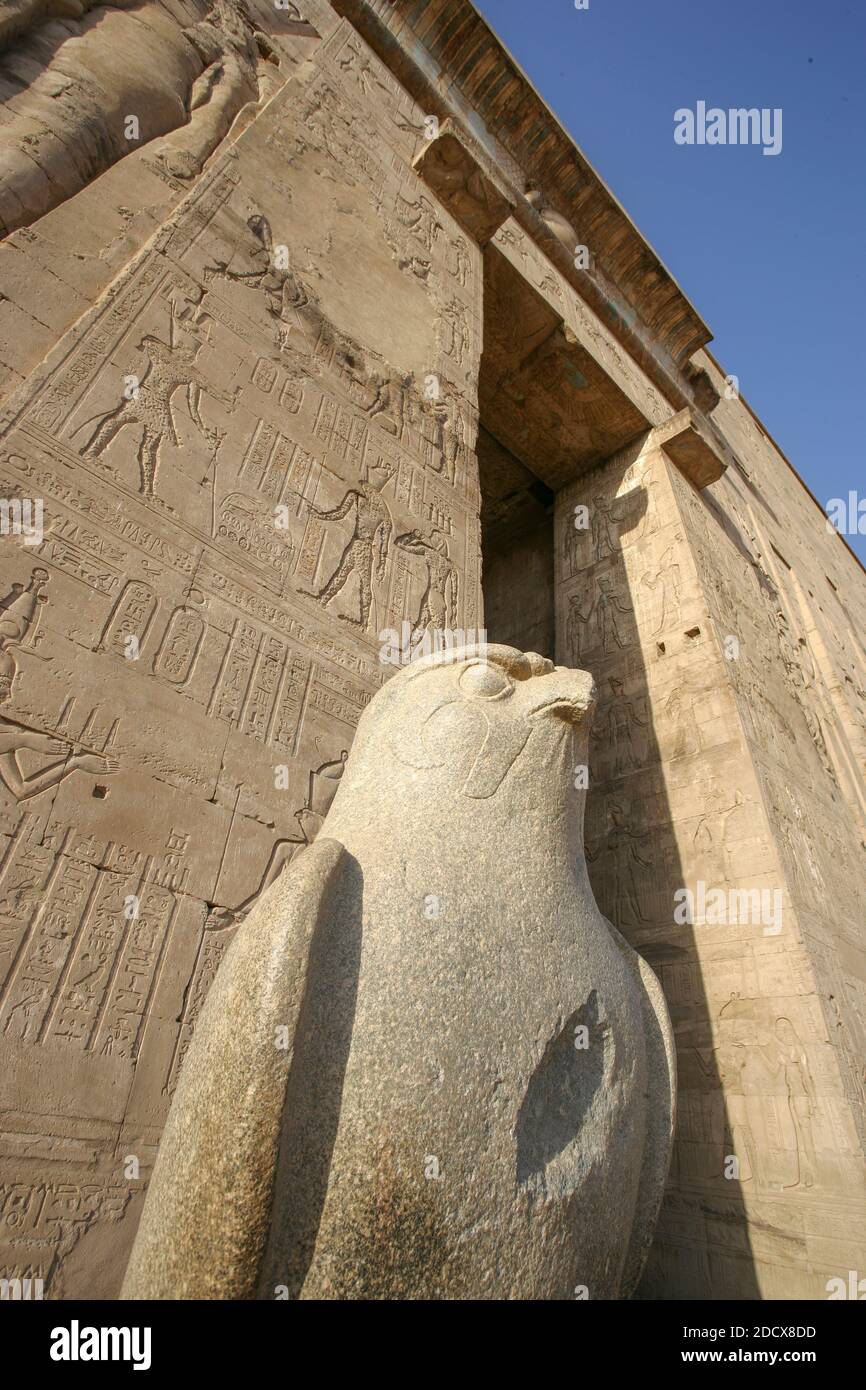 Santuario di horus a edfu tempio di horus immagini e fotografie stock ...