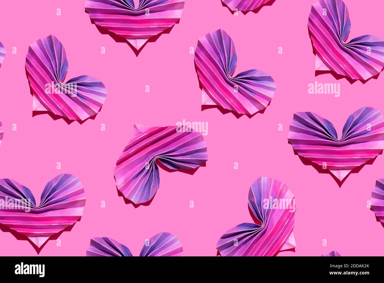 Cuori di origami immagini e fotografie stock ad alta risoluzione - Alamy