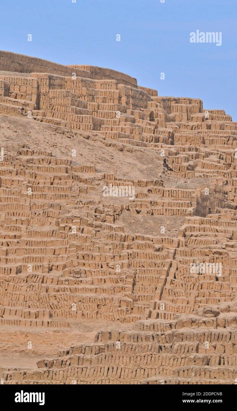 Lima peru miraflores pyramid immagini e fotografie stock ad alta ...