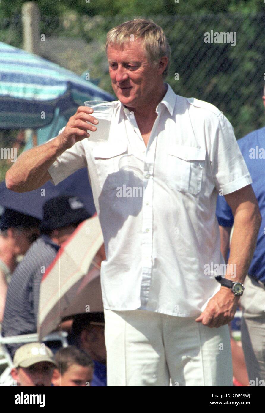 CHI WNTS PER ESSERE UN OSPITE MILIONARIO CHRIS TARRANT, GODE DI UN ...
