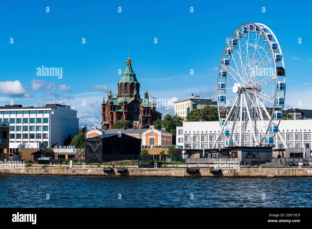 Skyline della ruota panoramica di helsinki immagini e fotografie stock ...