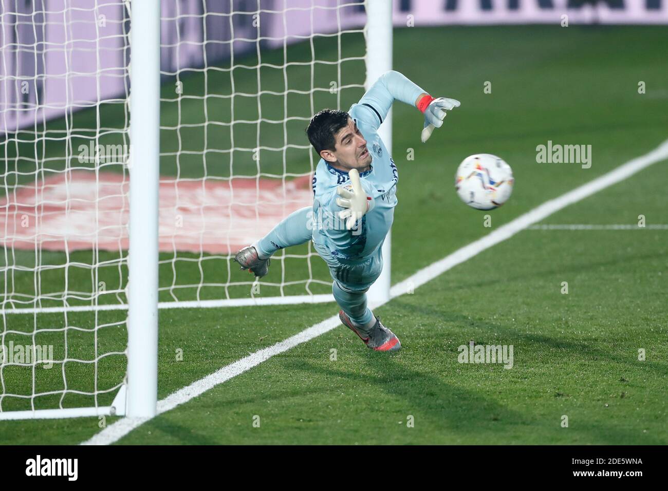 Thibaut courtois madrid immagini e fotografie stock ad alta risoluzione ...