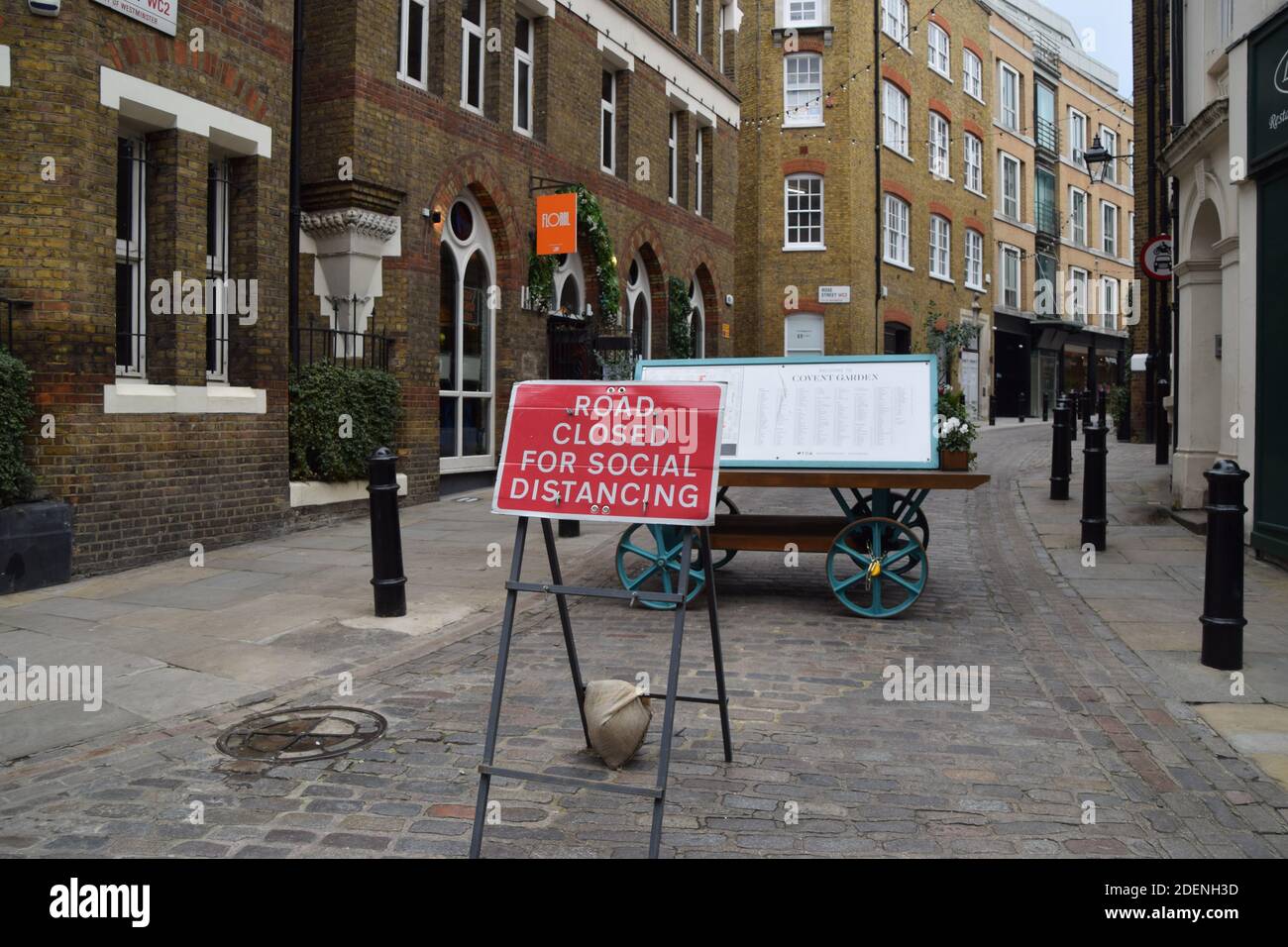 Cartello stradale chiuso west end immagini e fotografie stock ad alta ...