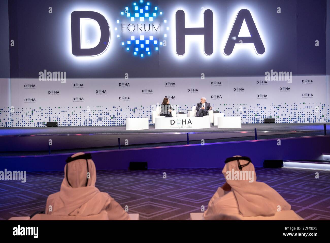 Sessioni e atmosfera prima e dopo i colloqui durante il Forum di Doha ...