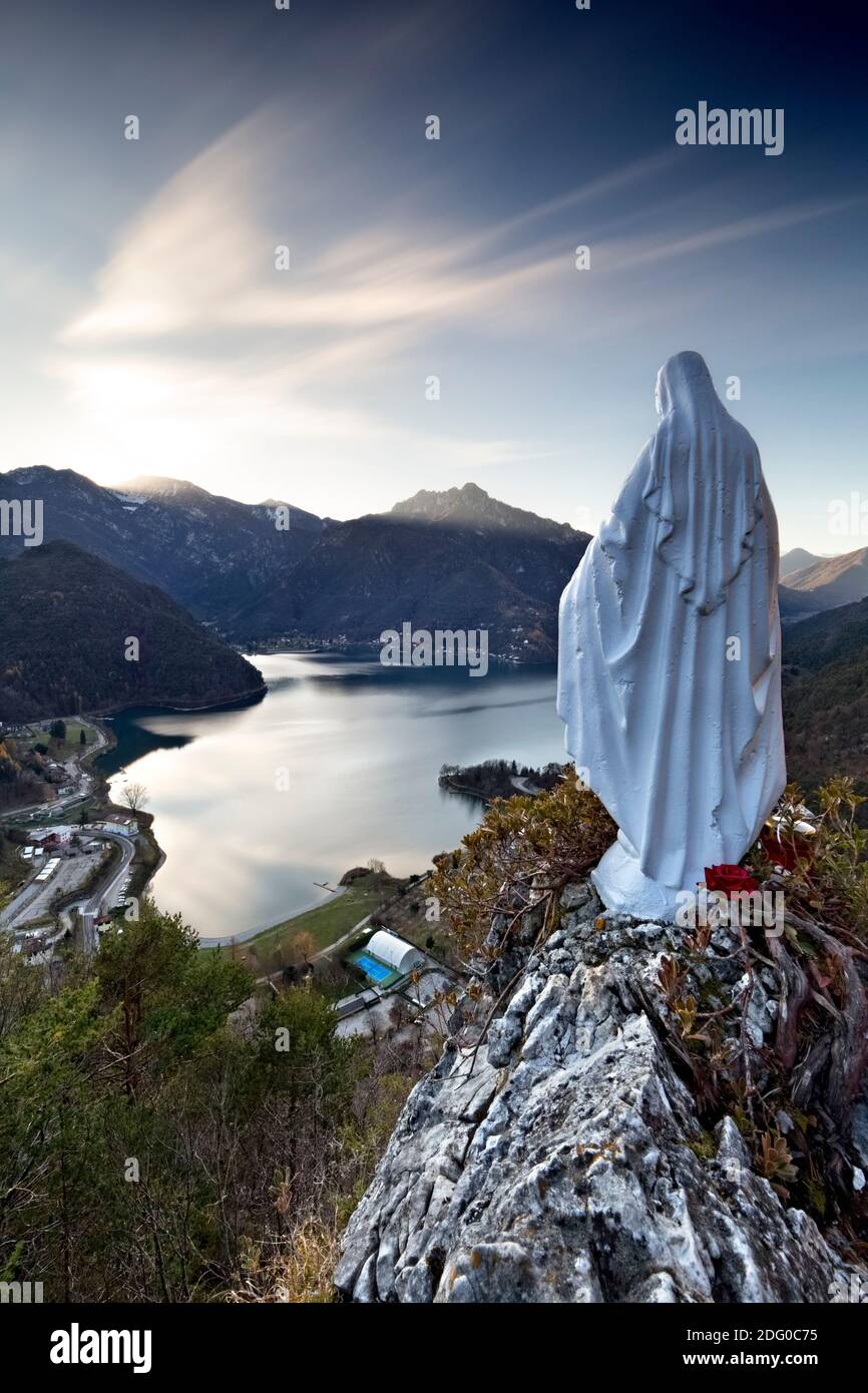 Lago di ledro italia immagini e fotografie stock ad alta risoluzione ...