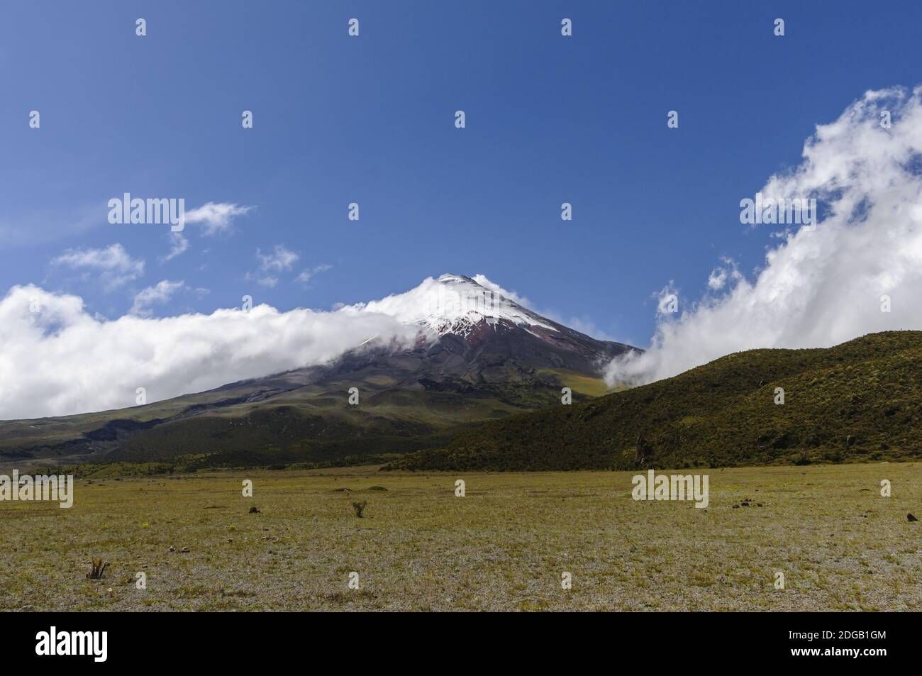 Vulcano ecuador immagini e fotografie stock ad alta risoluzione - Alamy