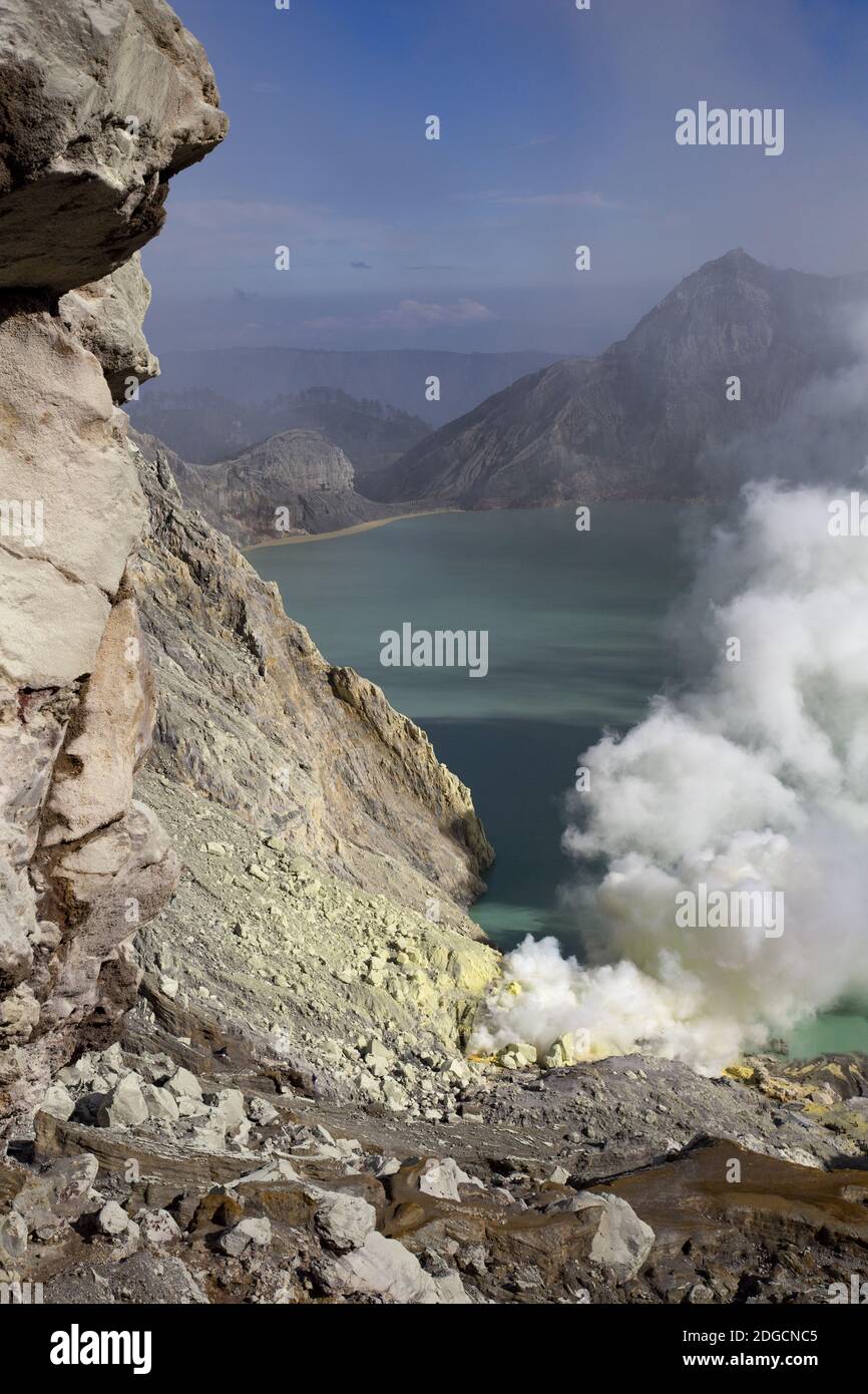 Zolfo vulcanico immagini e fotografie stock ad alta risoluzione - Alamy