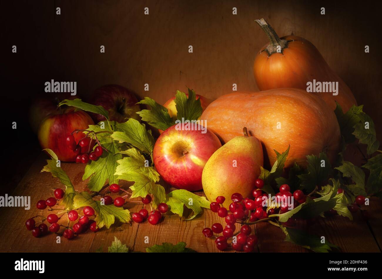 Raccolta dei frutti autunnali immagini e fotografie stock ad alta ...
