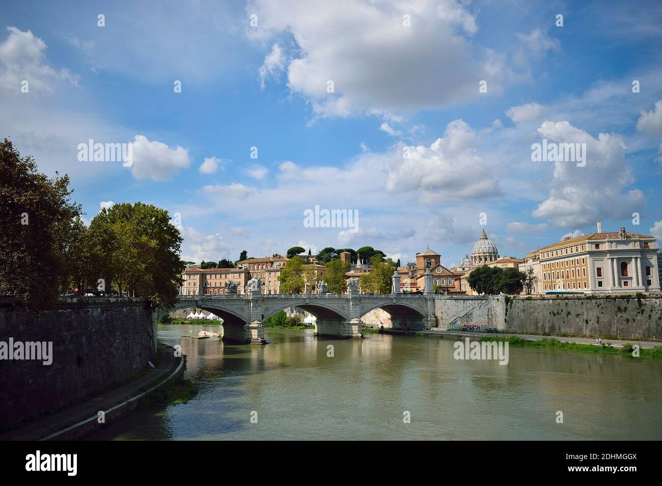 Fiume tevere immagini e fotografie stock ad alta risoluzione - Alamy