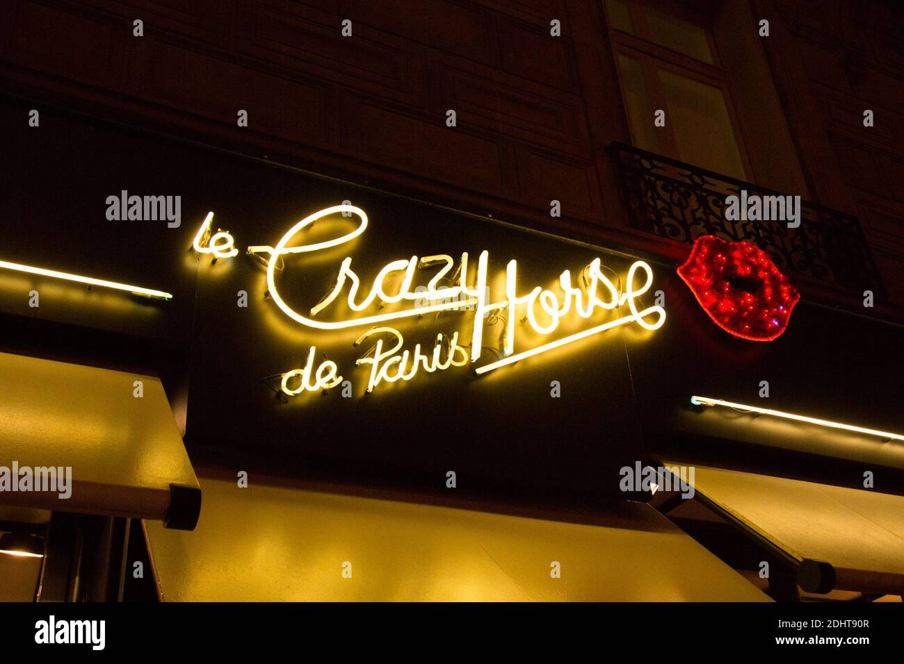 Crazy horse paris immagini e fotografie stock ad alta risoluzione - Alamy