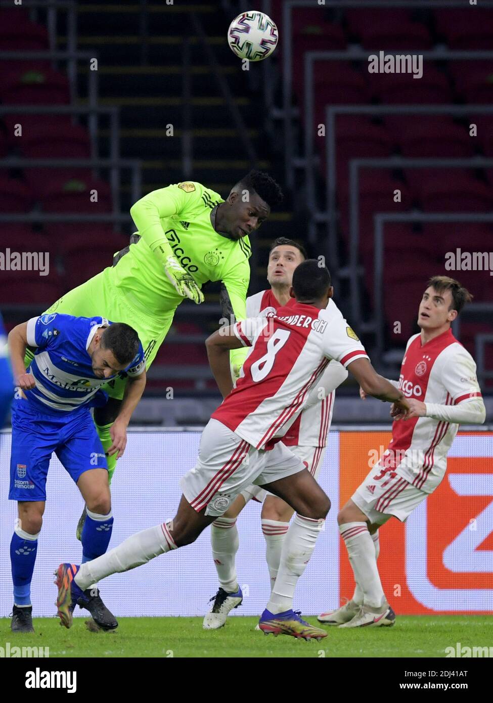 AMSTERDAM, PAESI BASSI - DICEMBRE 12: L-R: Portiere Andre Onana di Ajax ...