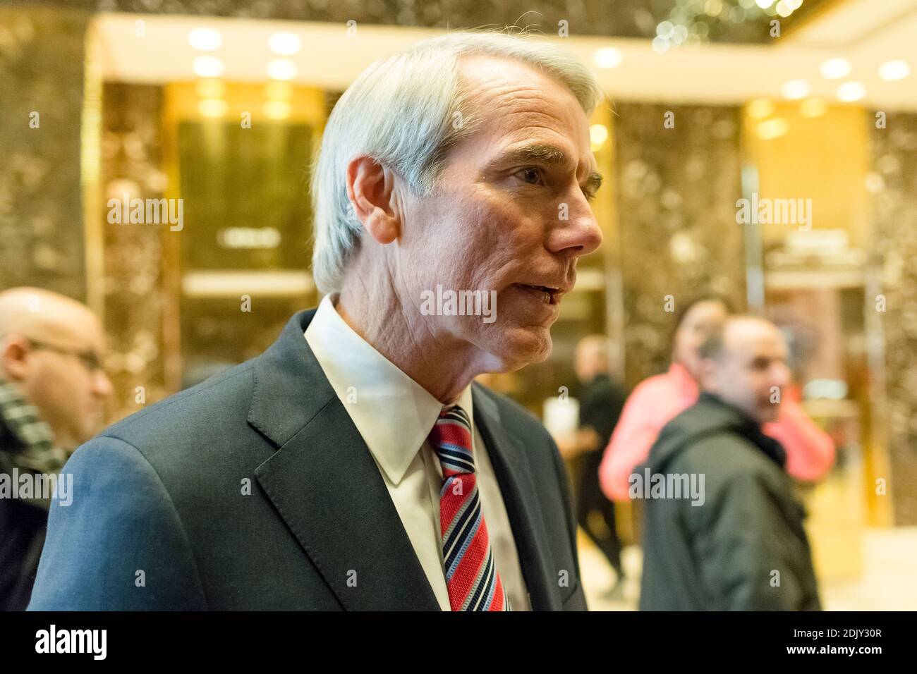 Il senatore dell'Ohio Robert Portman viene visto al suo arrivo alla ...