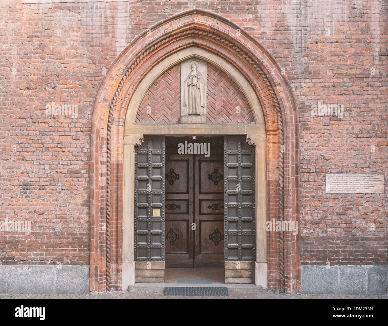 Arco ogivale gotico immagini e fotografie stock ad alta risoluzione - Alamy