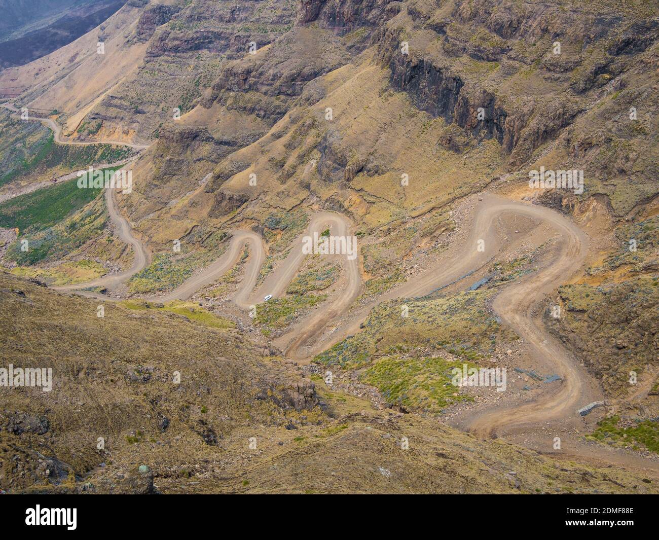 Curva Stretta Su Strada Tortuosa Immagini e Fotos Stock - Alamy