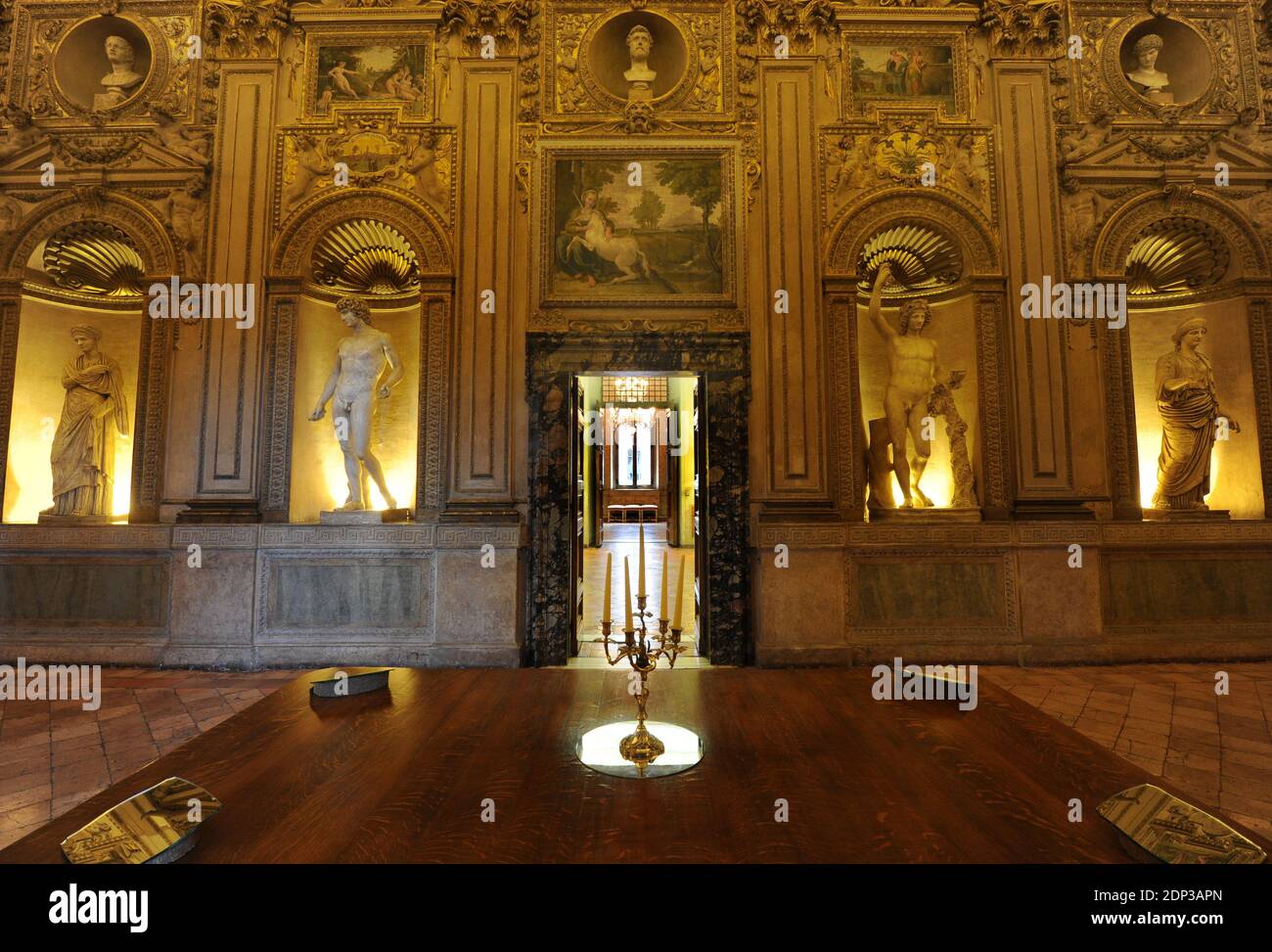 A view of the gallery of Carracci, with the frescoes 'The Loves of the ...