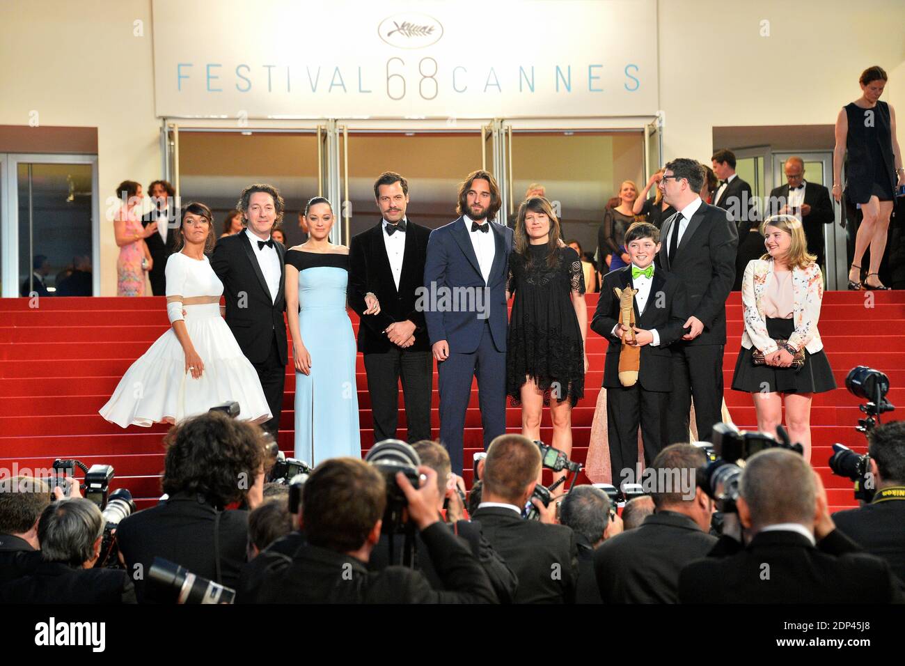 Riley Osborne, Mackenzie Foy, Mark Osborne, Marion Cotillard, Clara ...