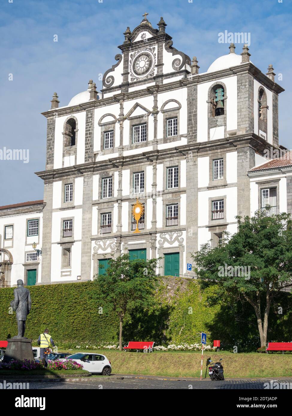 Igreja matriz de sao salvador immagini e fotografie stock ad alta ...