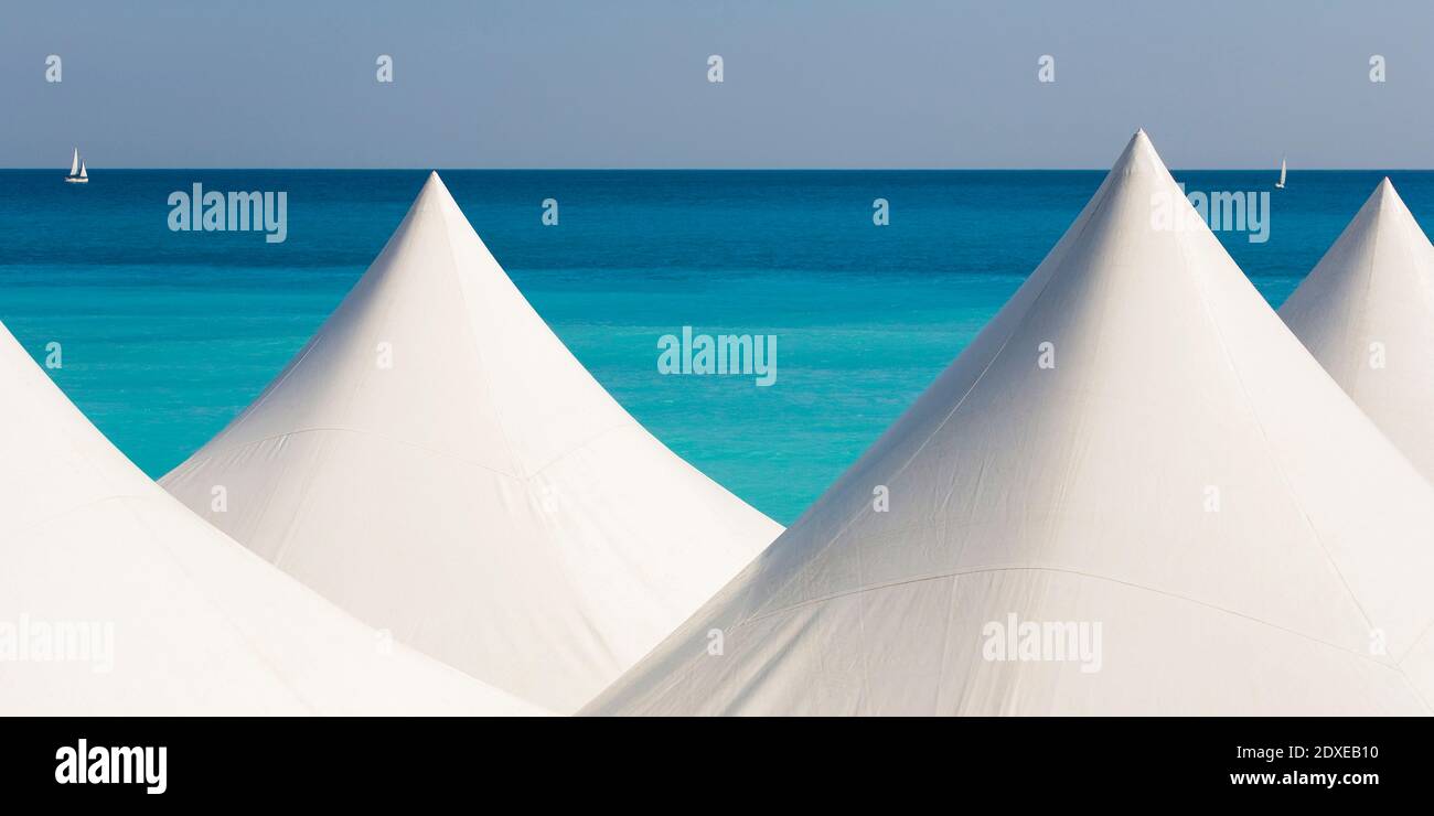 Tende Al Mare Immagini e Fotos Stock - Alamy