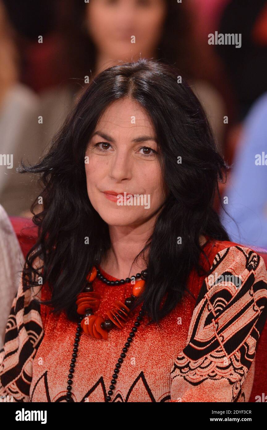 Singer lio immagini e fotografie stock ad alta risoluzione - Alamy