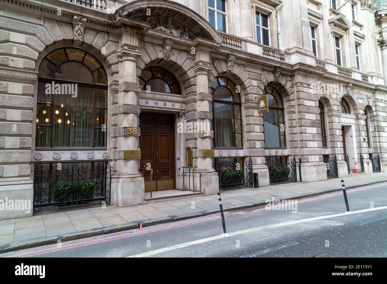 Cartello stradale threadneedle immagini e fotografie stock ad alta ...