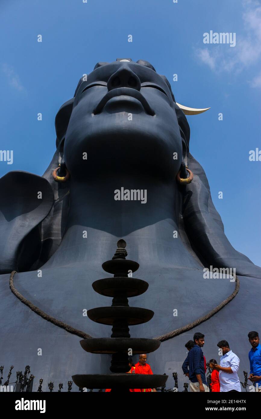 Adiyogi lord shiva statue in isha yoga coimbatore immagini e fotografie ...