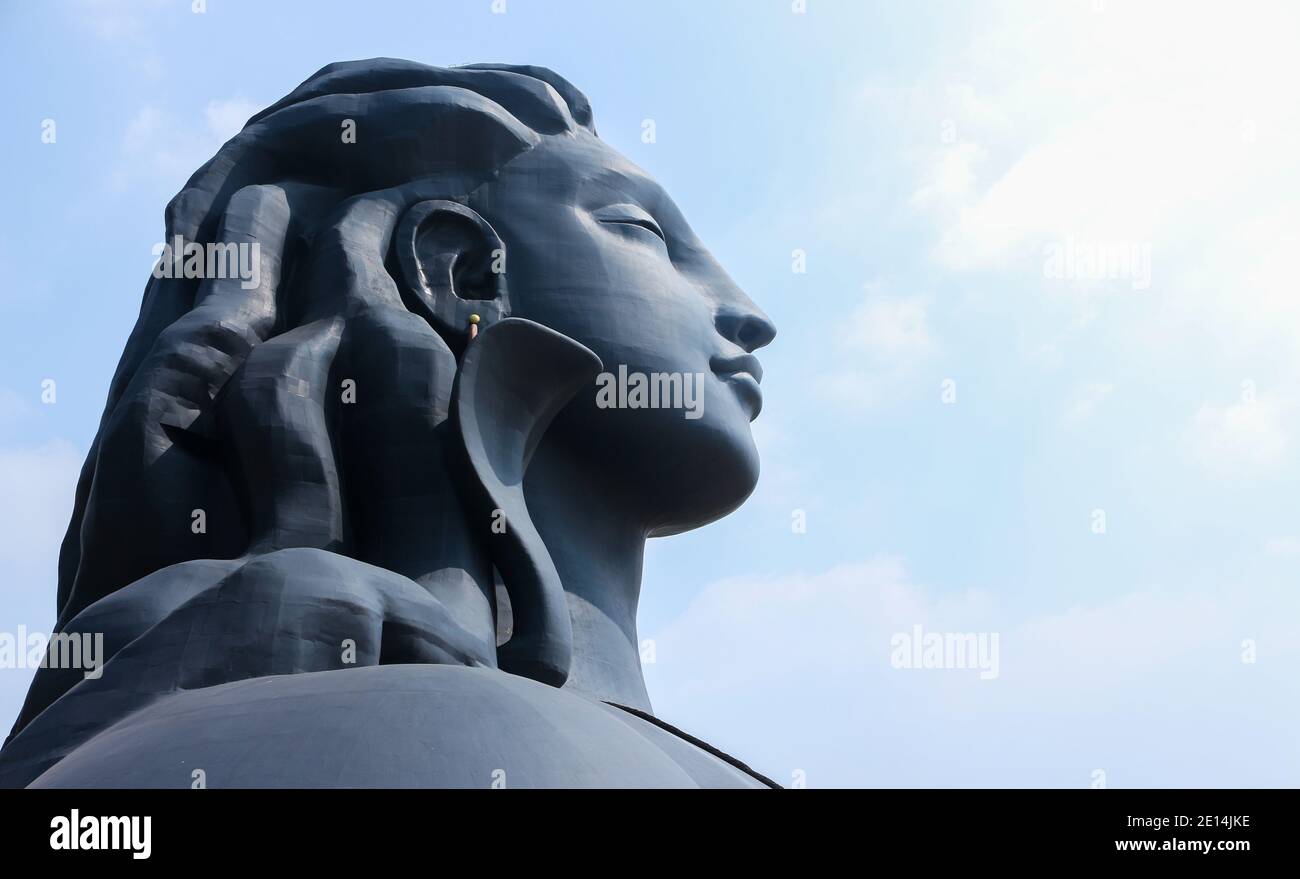 Statua di Adiyogi Lord Shiva a Isha Yoga Coimbatore, Tamilnadu, India ...