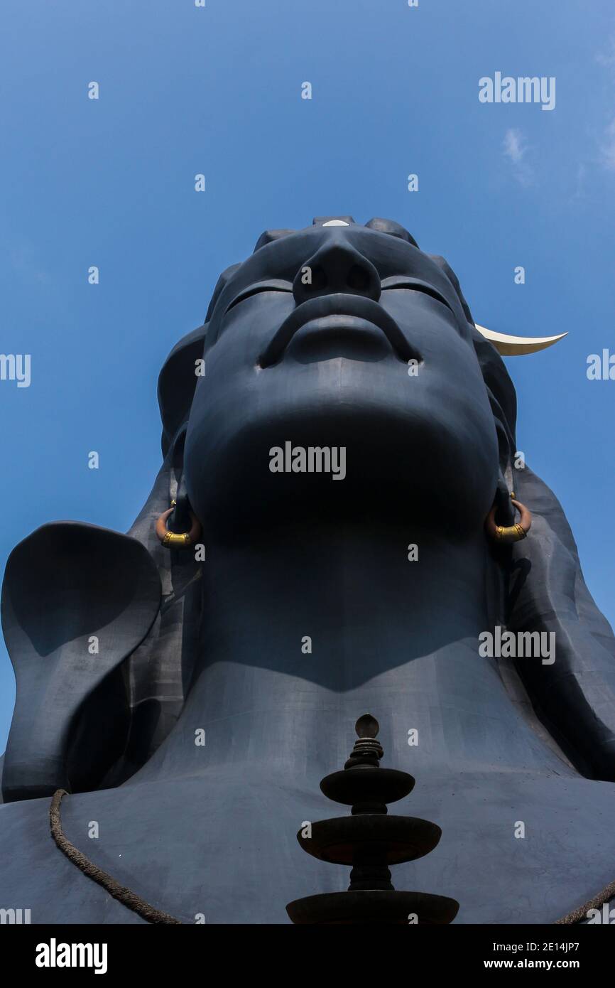 Adiyogi lord shiva statue in isha yoga coimbatore immagini e fotografie ...