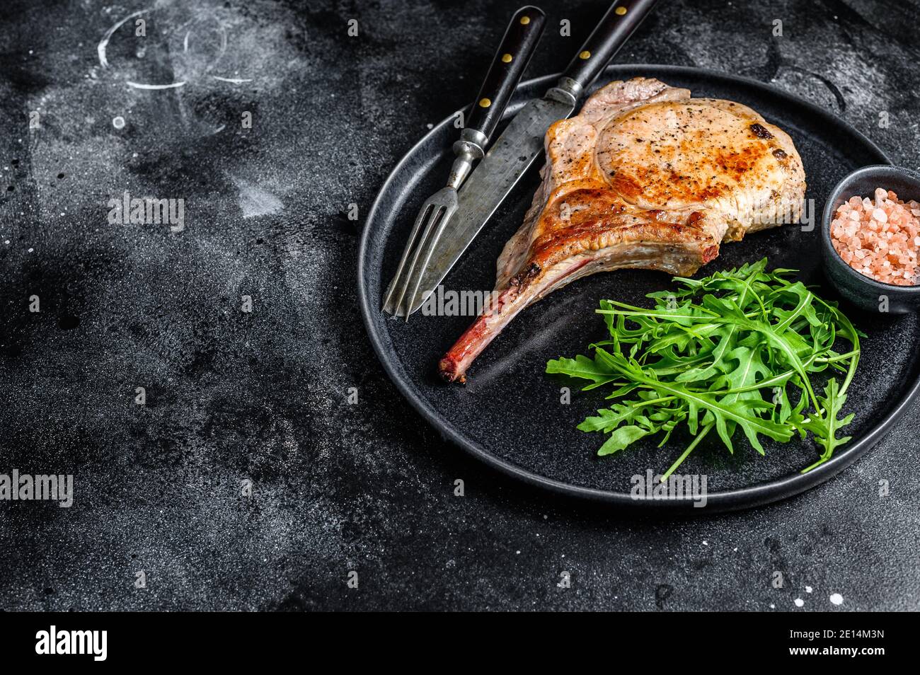 Barbecue tomahawk grigliato carne di maiale tritare bistecca di carne ...