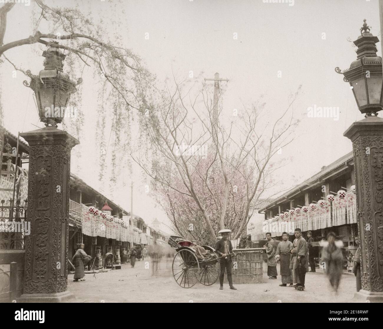 Fotografia d'epoca del XIX secolo - epoca Meiji Giappone: Vista di ...