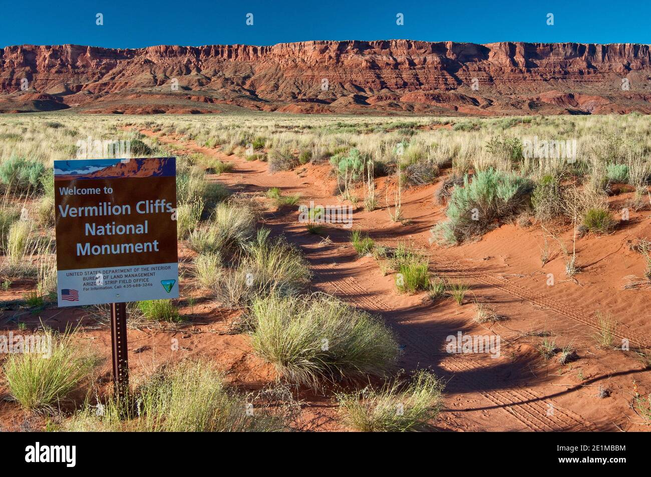Cartello su strada sterrata per Jacobs Pool al Vermilion Cliffs ...