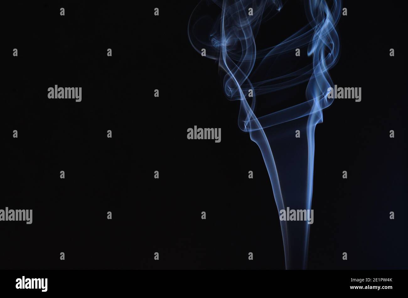 Fumanti nuvole di fumo immagini e fotografie stock ad alta risoluzione ...