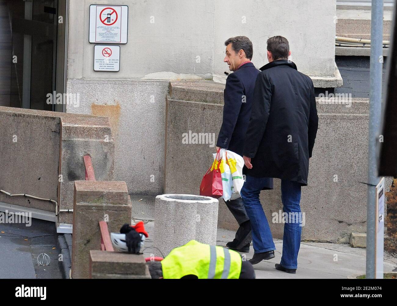 Il 17 gennaio 2010, il presidente francese e il nonno Nicolas Sarkozy ...