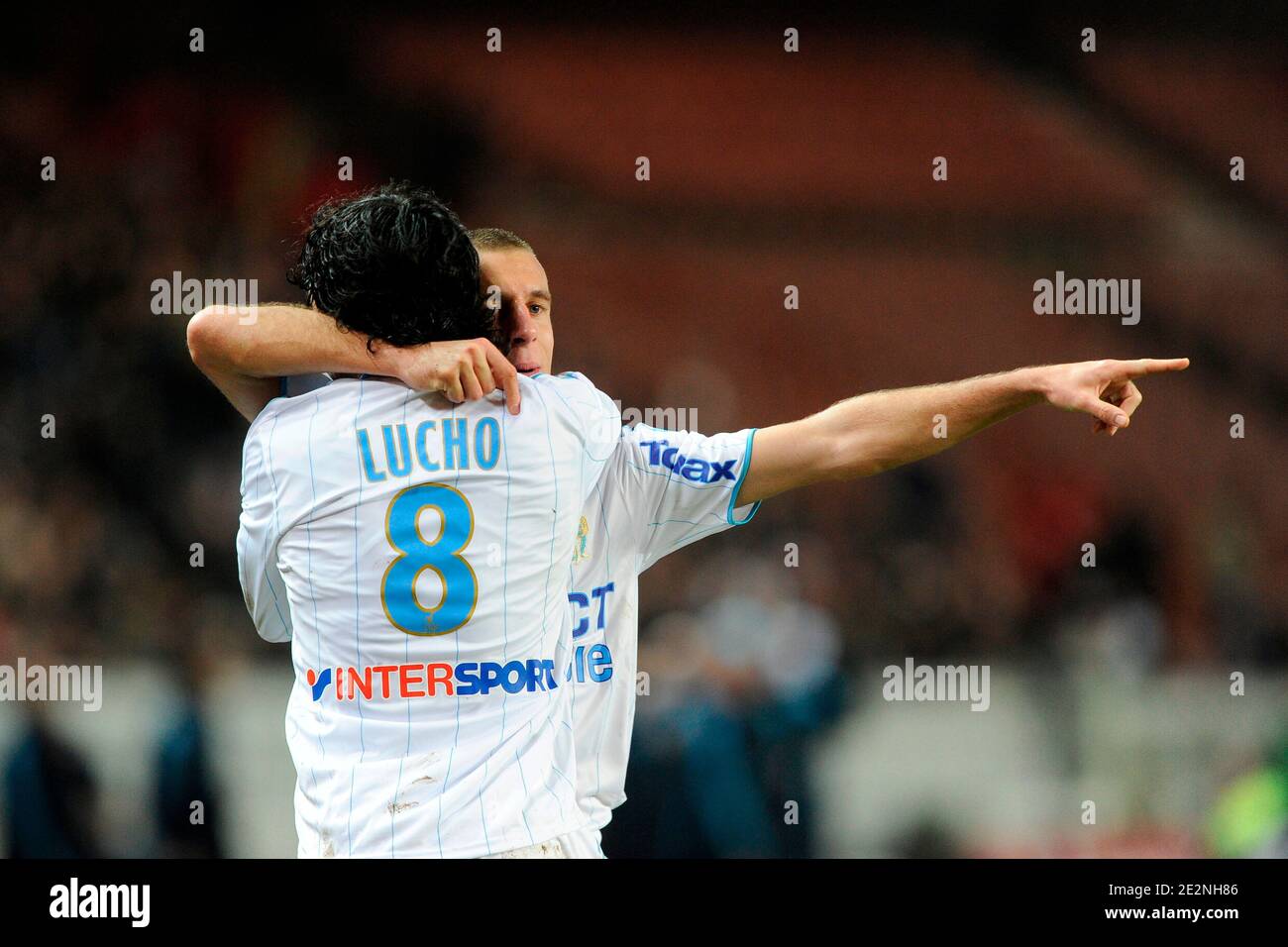 Il Benoit Cheyrou di Marsiglia celebra dopo aver segnato con il suo ...