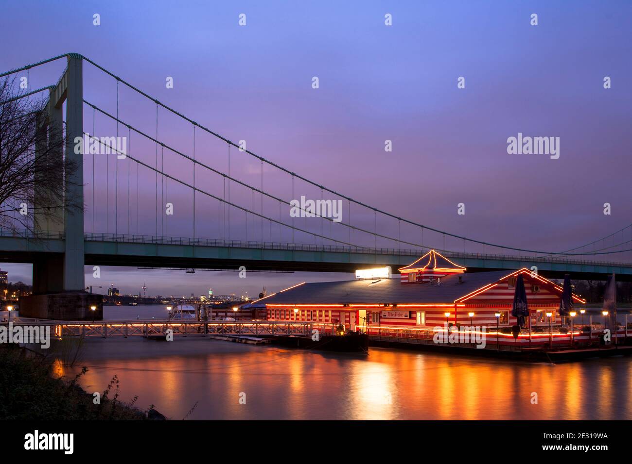 Sera rodenkirchen river bridge cologne immagini e fotografie stock ad ...