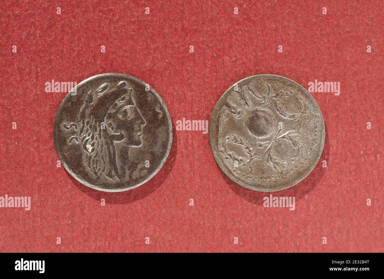 Monete romane immagini e fotografie stock ad alta risoluzione - Alamy
