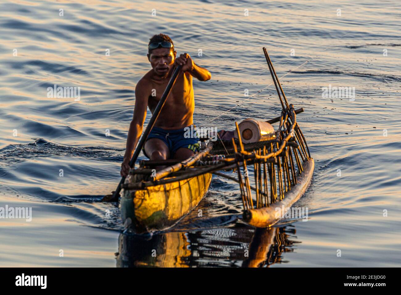 Milne bay canoe immagini e fotografie stock ad alta risoluzione - Alamy