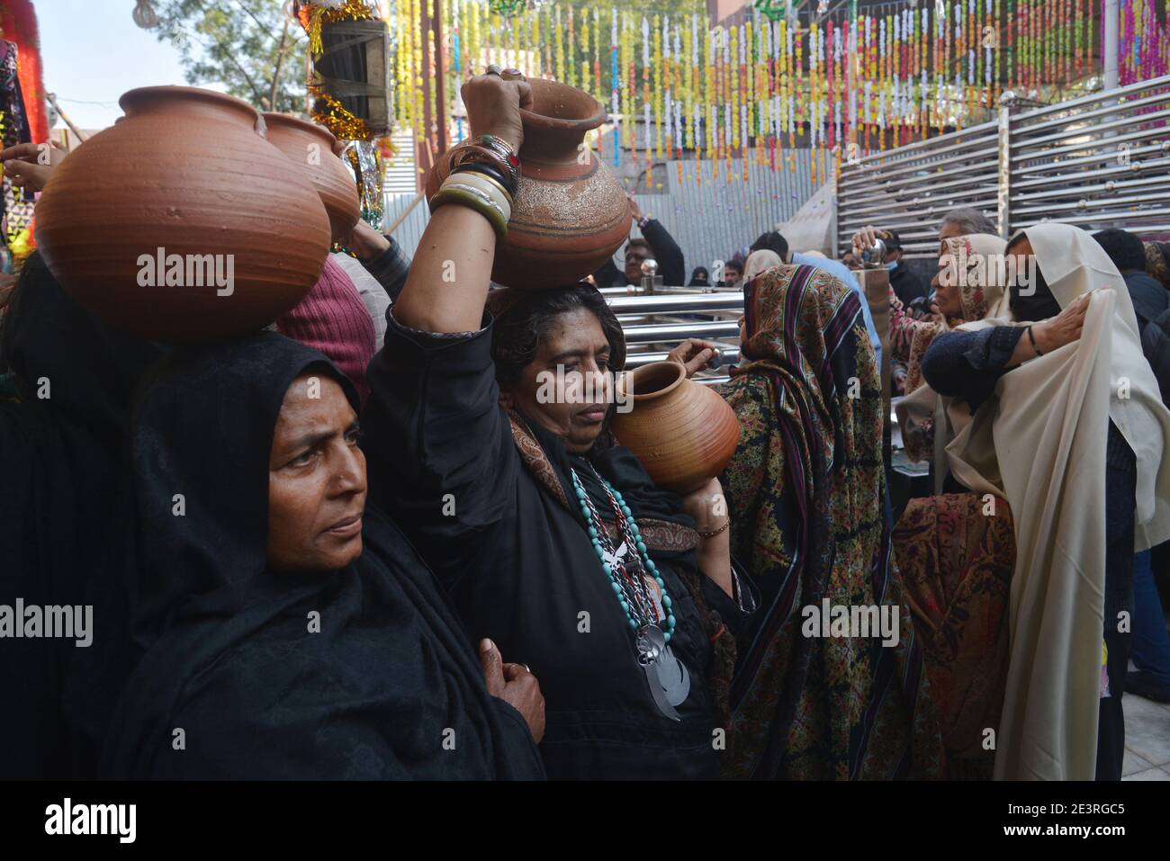 Mausoleo di ruqayyah bint ali immagini e fotografie stock ad alta ...