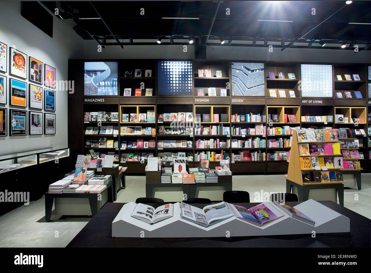 Tate modern interior immagini e fotografie stock ad alta risoluzione ...