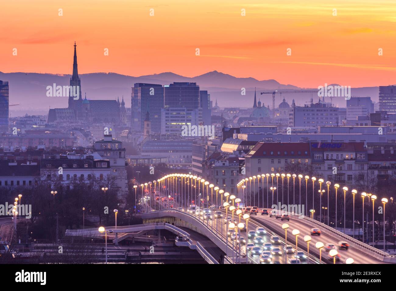 Vienna ponte sul danubio immagini e fotografie stock ad alta ...