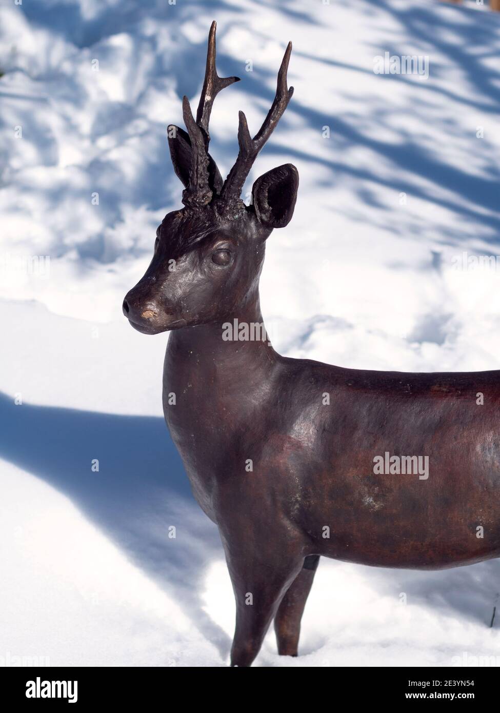 Scultura in bronzo di cervo statua immagini e fotografie stock ad alta ...