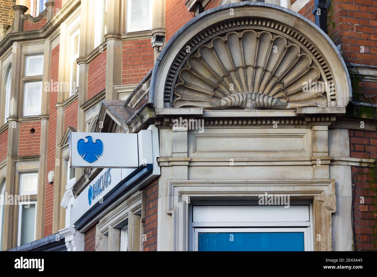 Barclays bank logo immagini e fotografie stock ad alta risoluzione - Alamy