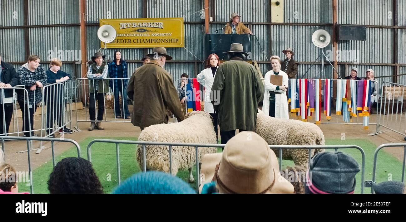 Michael Caton, Sam Neill e Miranda Richardson in una scena di ©Samuel ...