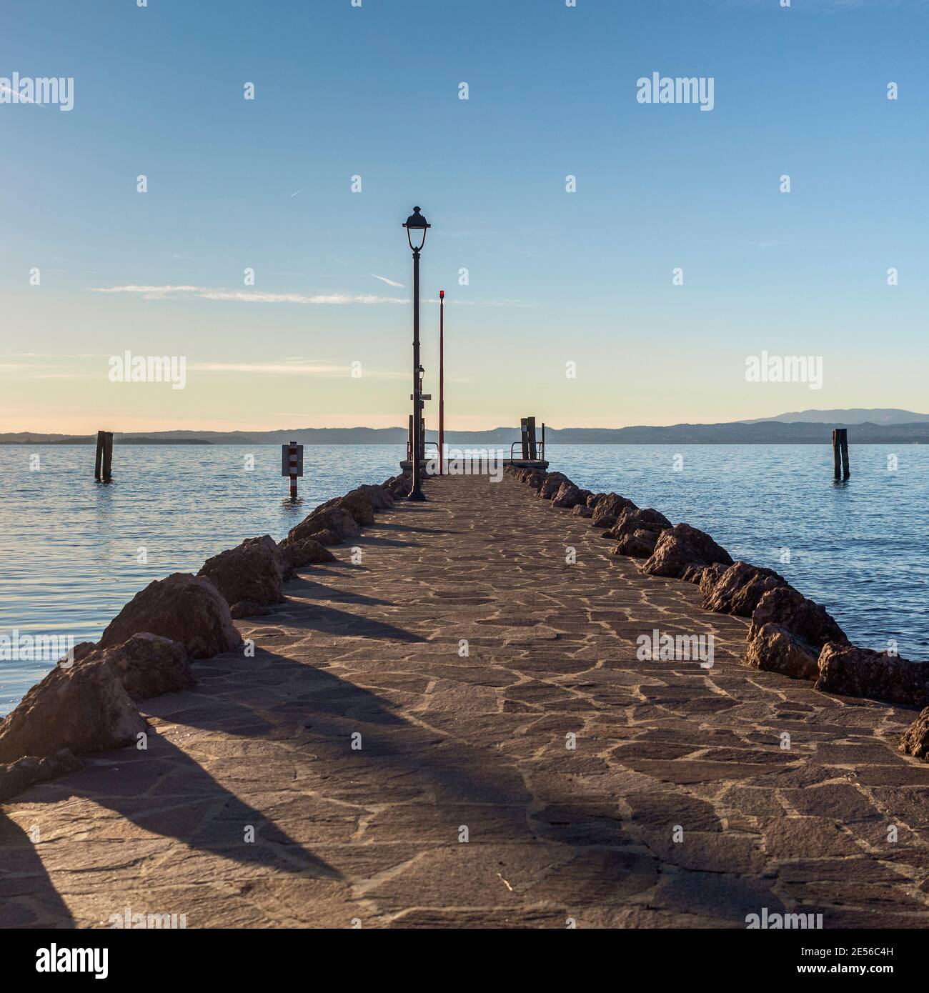 Traghetti lago di garda immagini e fotografie stock ad alta risoluzione ...