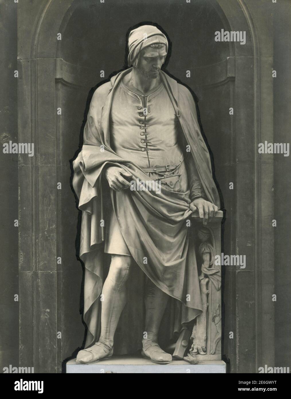 Statua in marmo di Nicola Pisano, dell'artista italiano Pio Fedi ...