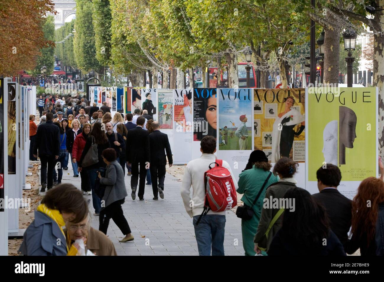Copertine Di Riviste Di Moda Immagini e Fotos Stock - Alamy