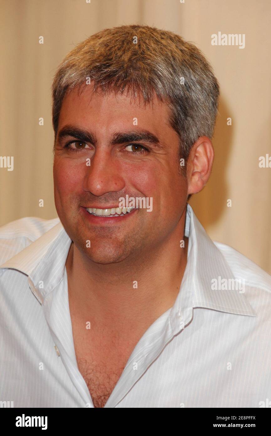 Il cantante Taylor Hicks frequenta un libro che firma per il suo nuovo ...