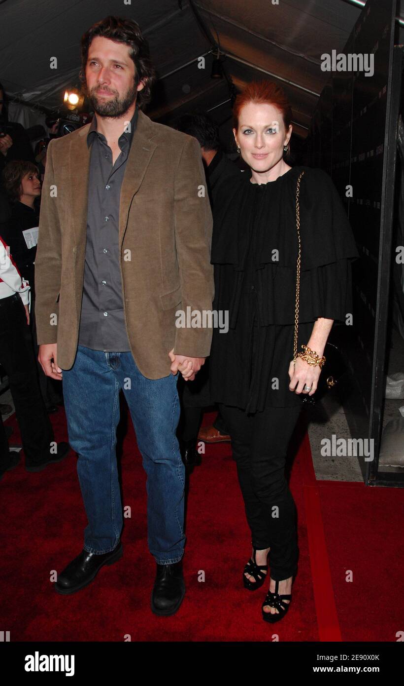 L'attrice Julianne Moore e il marito Bart Freundlich frequentano la ...