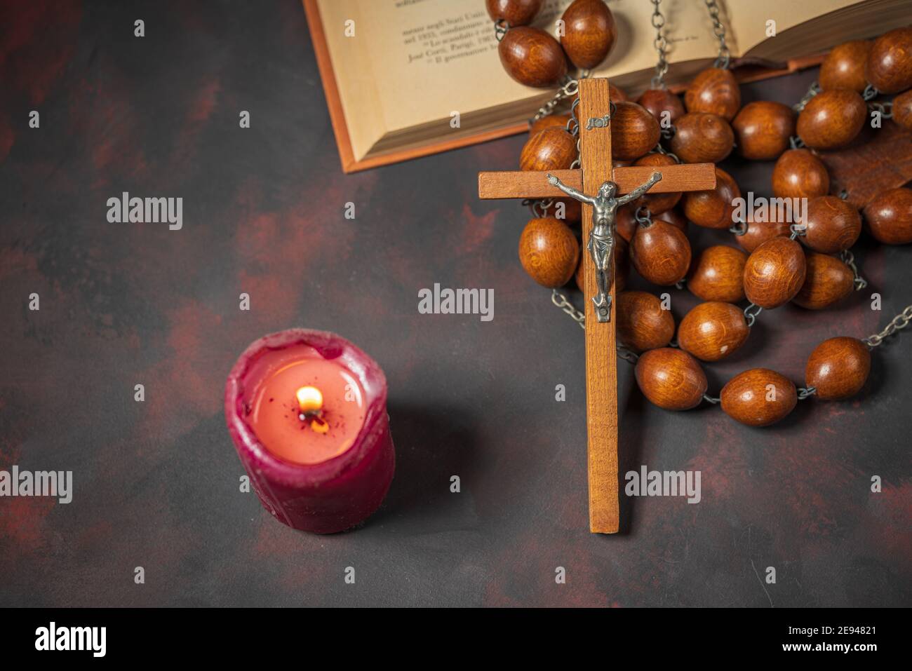 Simbolo dei francescani immagini e fotografie stock ad alta risoluzione ...