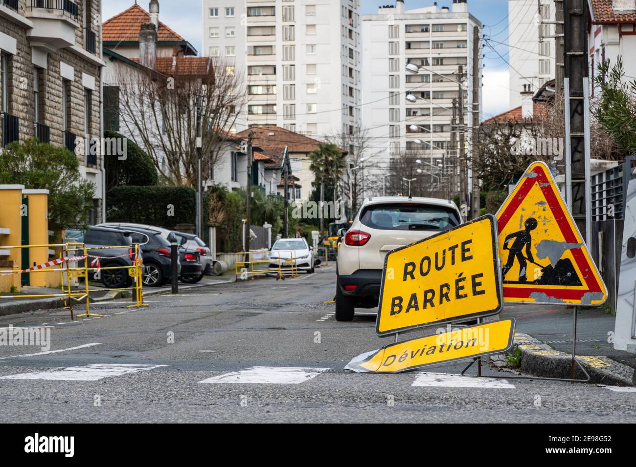 Segnali stradali in francese immagini e fotografie stock ad alta ...